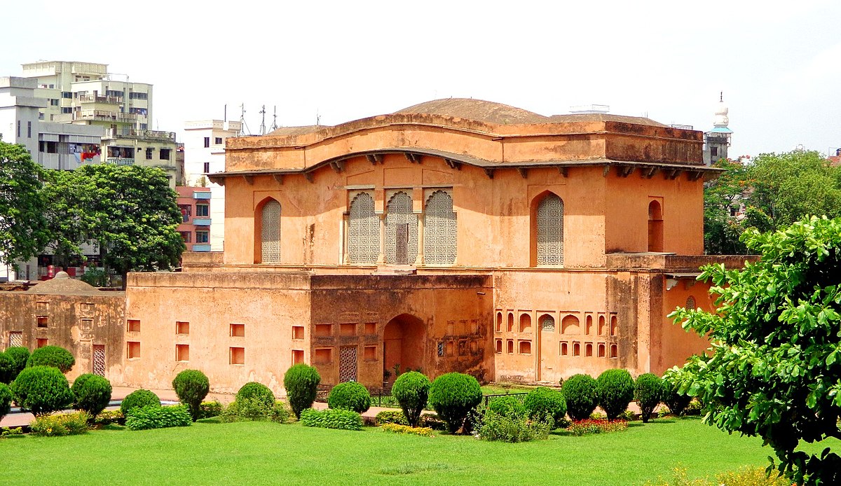 Three Men at the Lalbagh Fort – Borderless