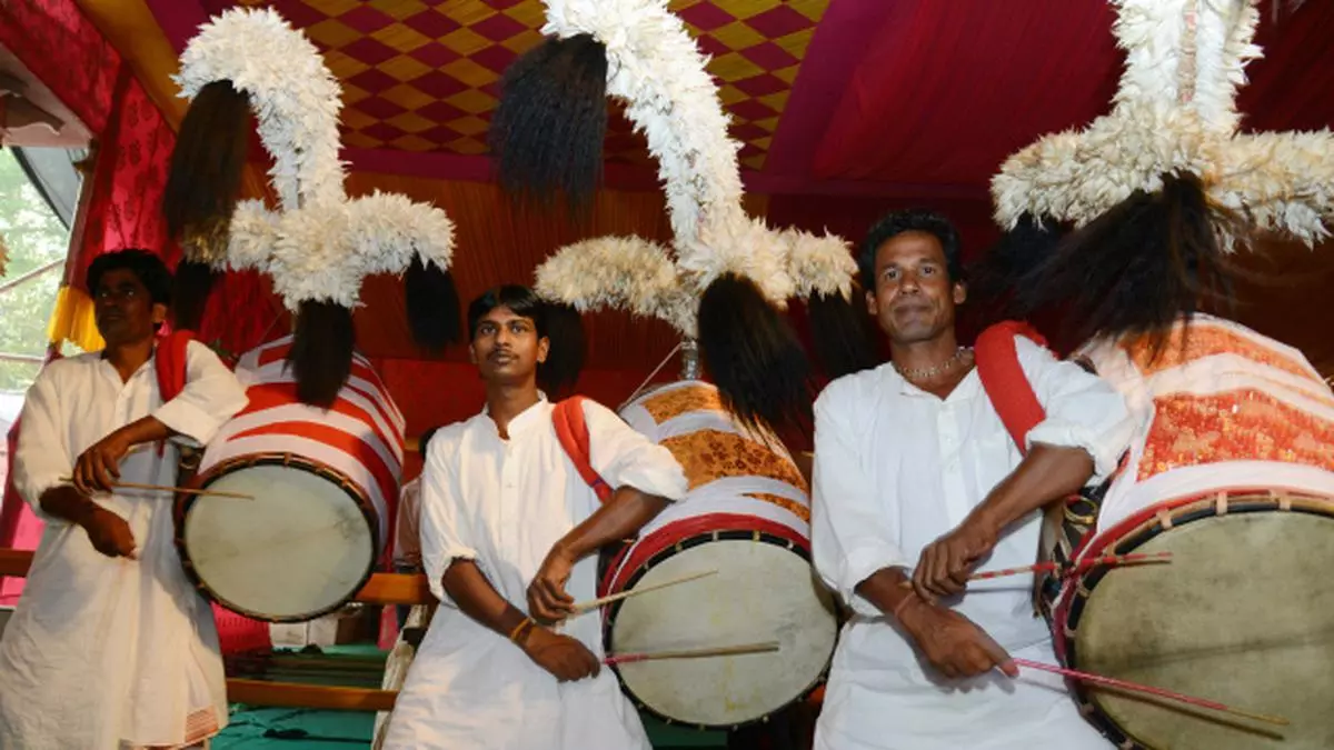 Memories of Durga Puja by Fakrul Alam – Borderless