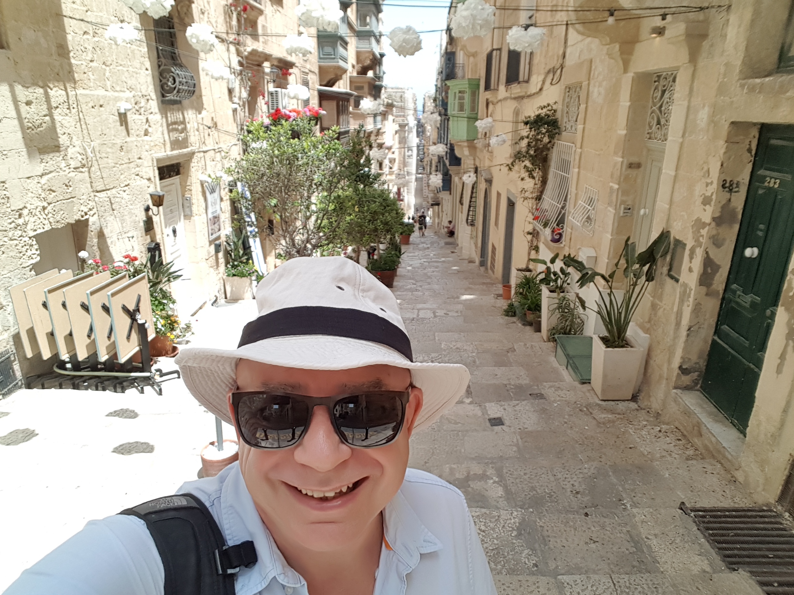 Green by Mark Wyatt – Borderless